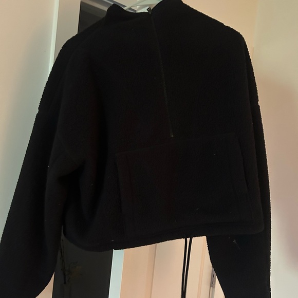 ALO Yoga | Tops | Alo Yoga Black Micro Sherpa Cozy Pullover | Poshmark